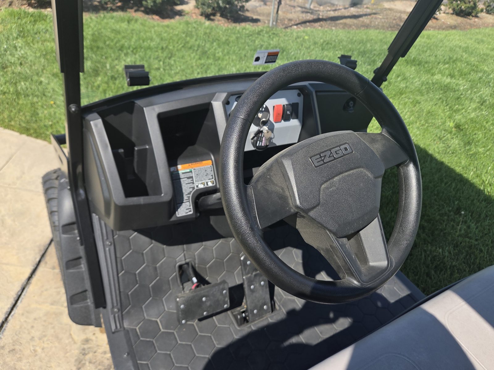 2026 E-Z-GO Express L6 Elite 4.2 Six Passenger Lifted Lithium Golf Cart ...